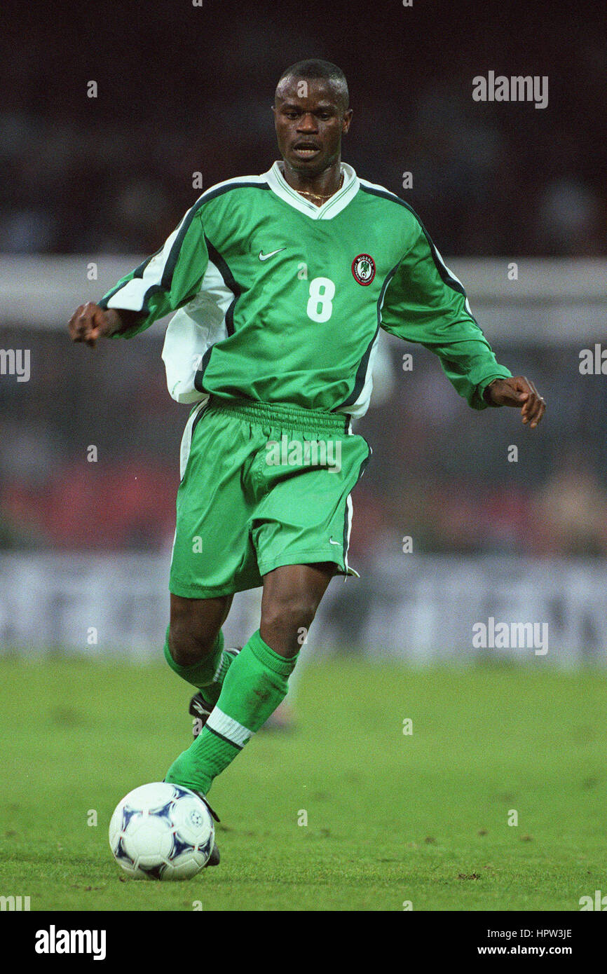 MUTIU ADEPOJU REAL SOCIEDAD 24 April 1998 Stock Photo - Alamy