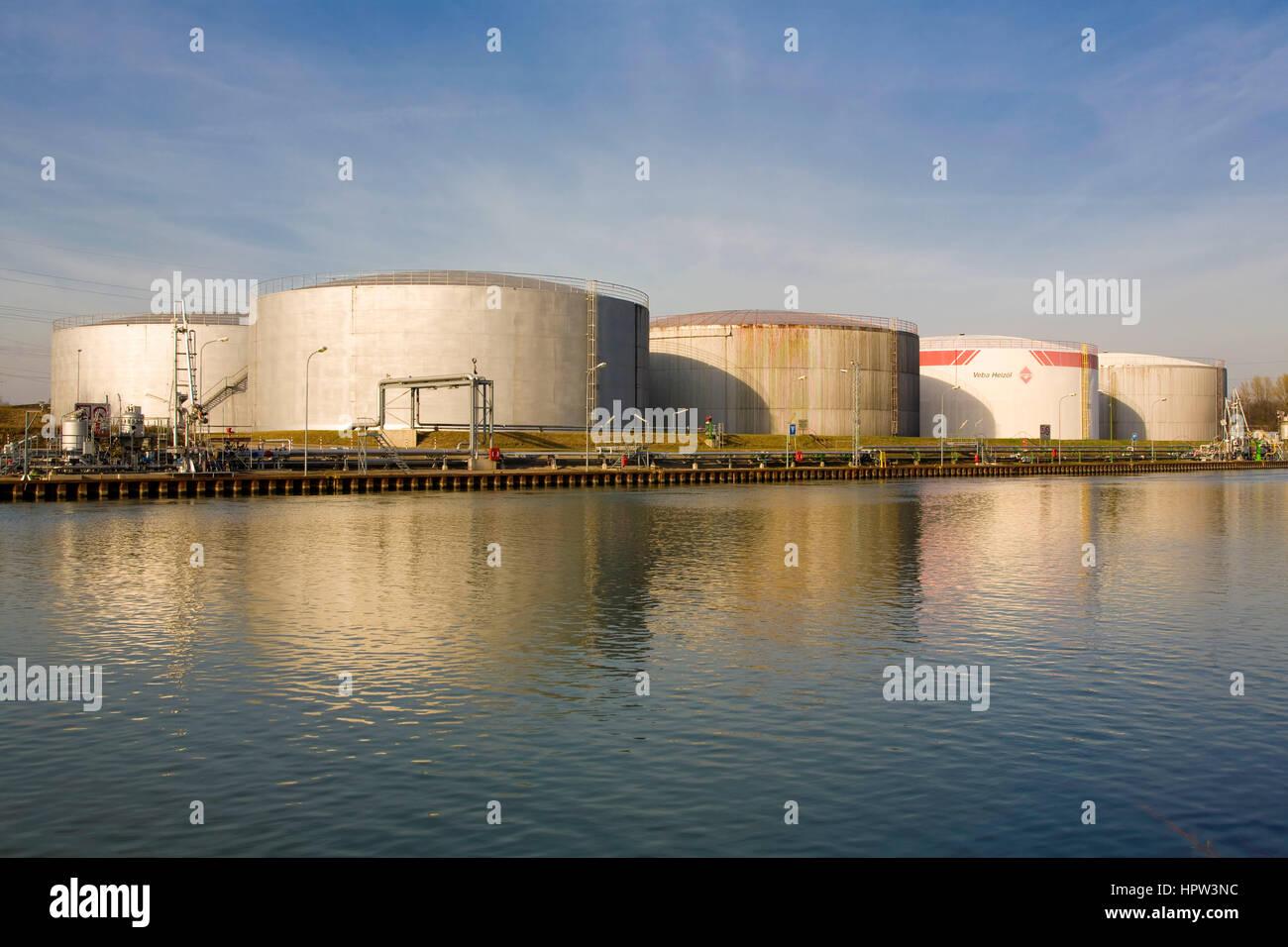 Bp oil refinery gelsenkirchen north hi-res stock photography and images ...