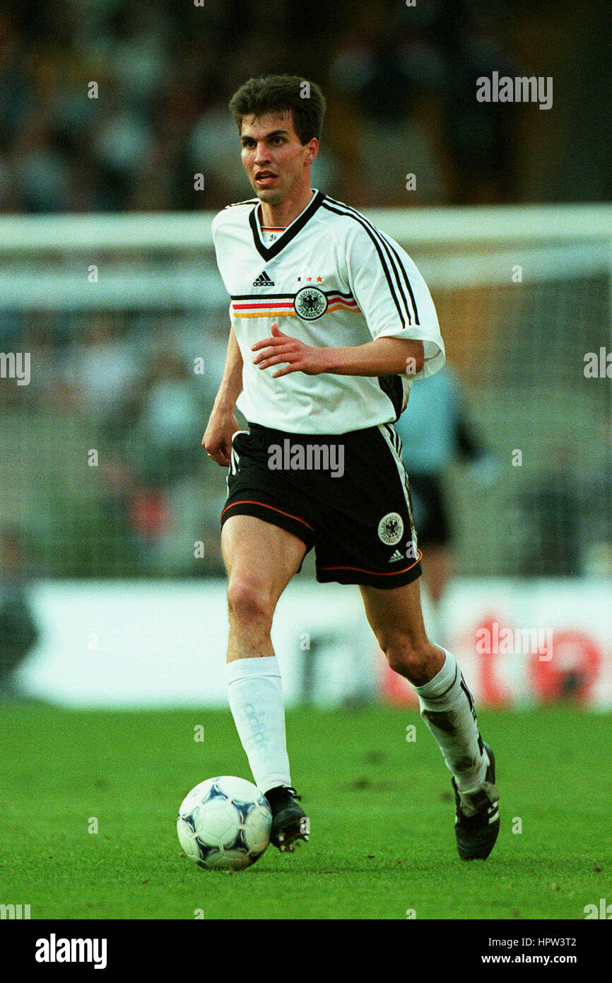 MARKUS BABBEL GERMANY & BAYERN MUNICH FC 24 April 1998 Stock Photo - Alamy
