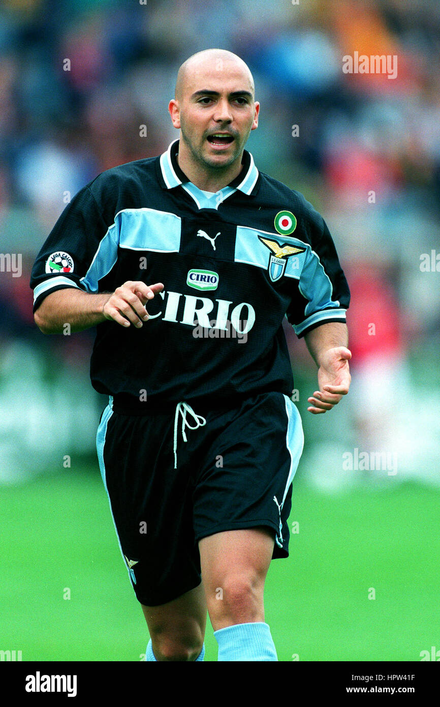 IVAN DE LA PENA LAZIO FC 03 August 1998 Stock Photo - Alamy