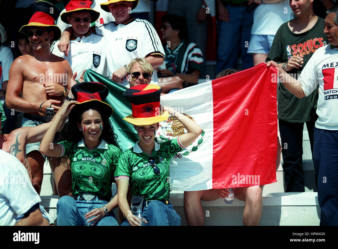 MEXICO FANS GERMANY V MEXICO 29 July 1998 Stock Photo - Alamy