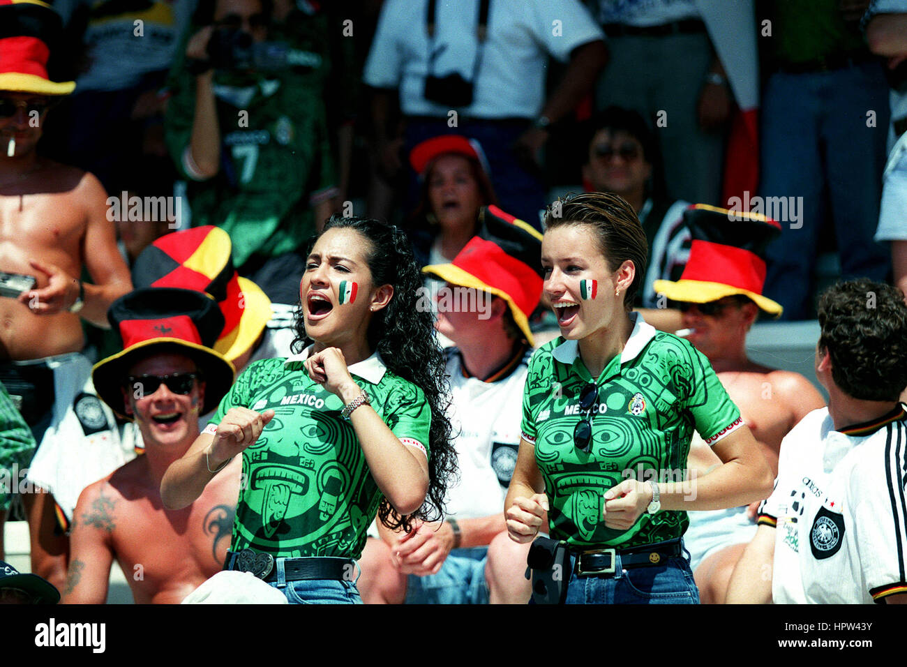 MEXICO FANS GERMANY V MEXICO 29 July 1998 Stock Photo - Alamy