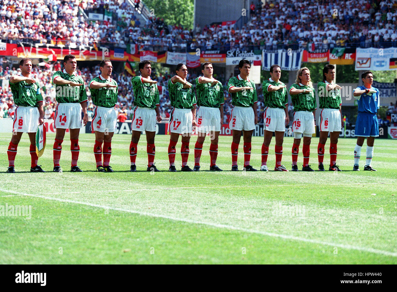 MEXICO TEAM GROUP GERMANY V MEXICO 29 July 1998 Stock Photo - Alamy