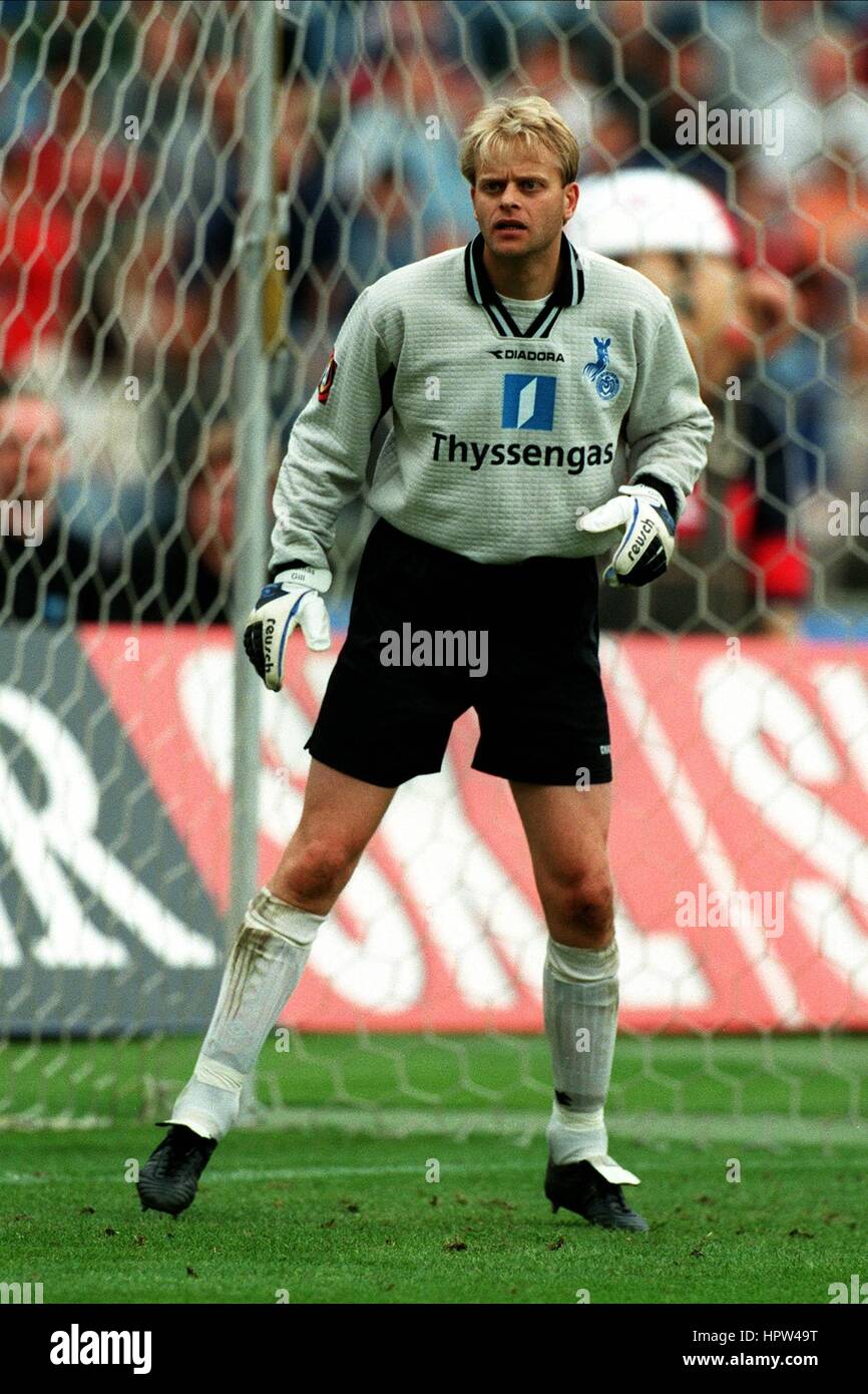 THOMAS GILL MSV DUISBURG 26 August 1998 Stock Photo - Alamy