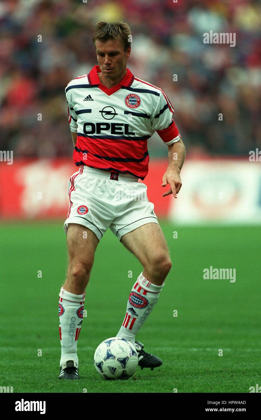 THOMAS HELMER BAYERN MUNCHEN FC 27 August 1998 Stock Photo - Alamy