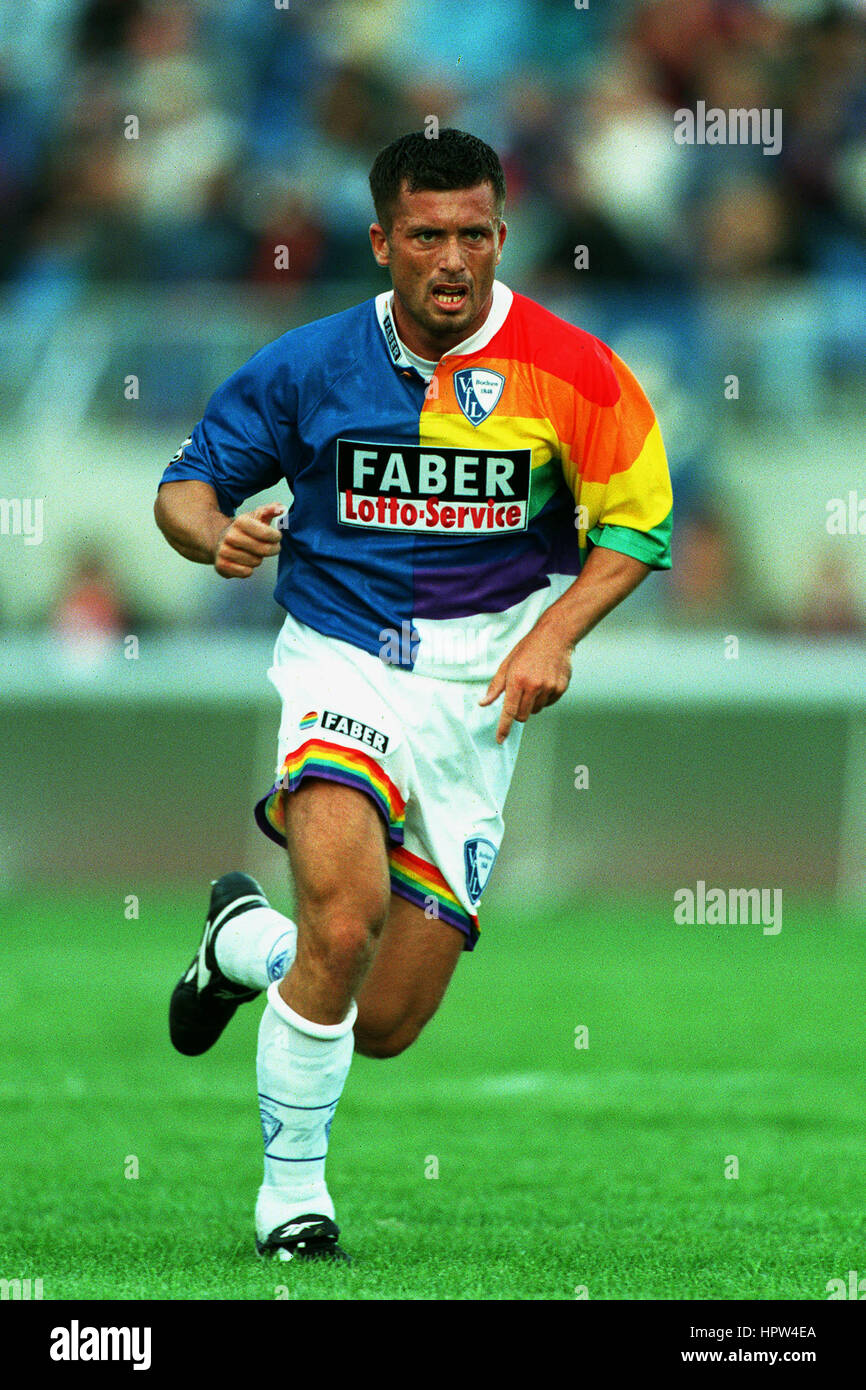NORBERT HOFMANN VFL BOCHUM 27 August 1998 Stock Photo - Alamy