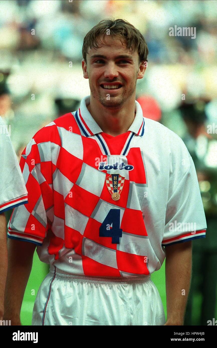 DARIO SIMIC CROATIA & DERBY COUNTY FC 07 September 1998 Stock Photo - Alamy
