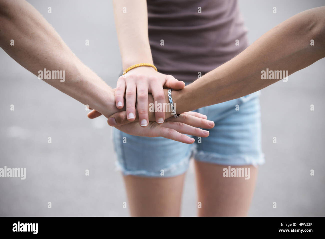 Multinational friends hi-res stock photography and images - Alamy
