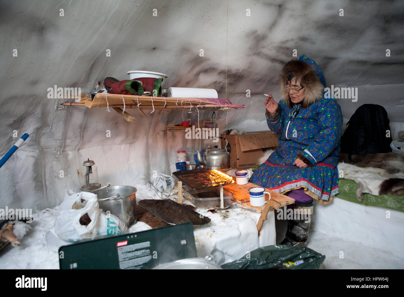 Inuits canada house hi-res stock photography and images - Alamy