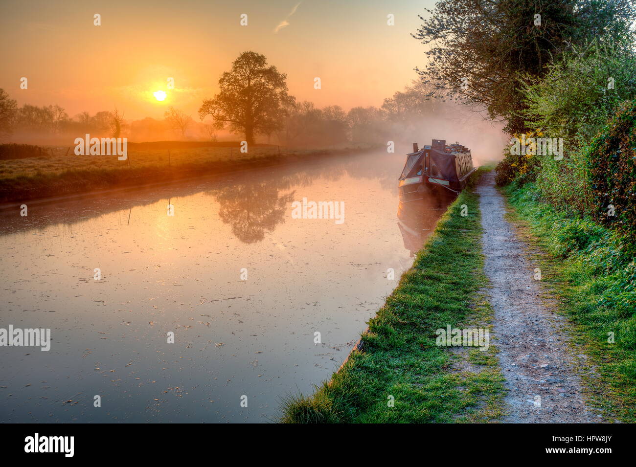 Misty canal boat hi-res stock photography and images - Alamy