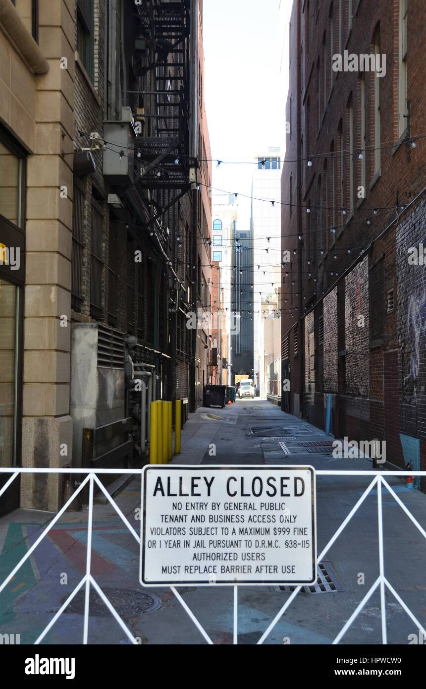 Alley closed signs alleys hi-res stock photography and images - Alamy