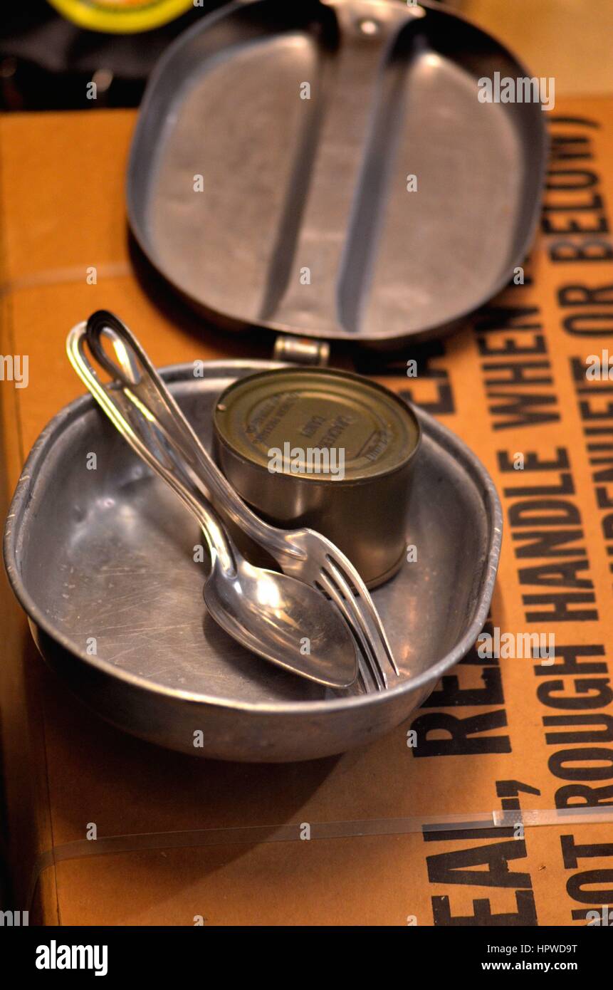 Mess kit hi-res stock photography and images - Alamy