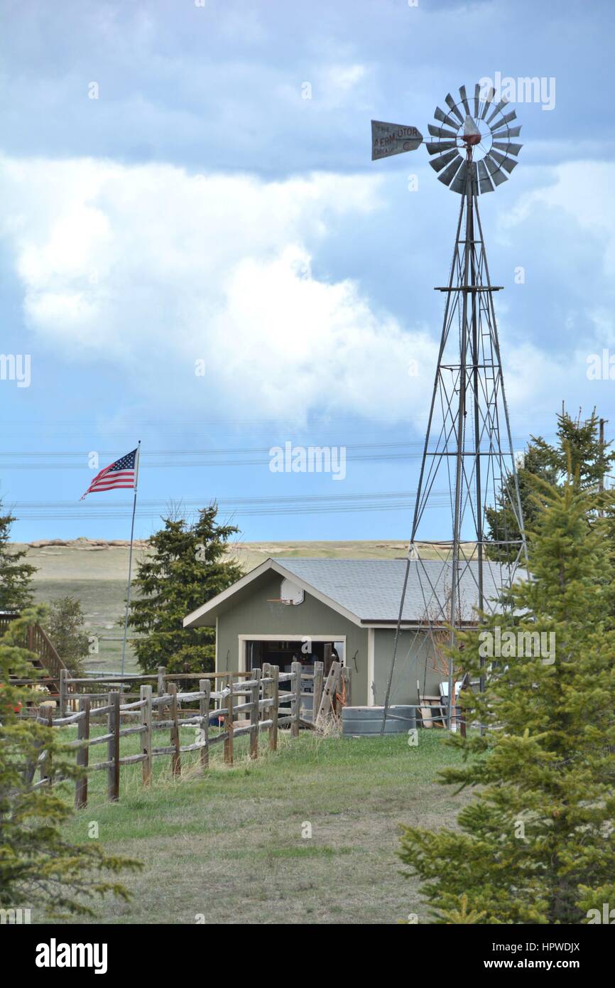 American farm windmills hi-res stock photography and images - Alamy