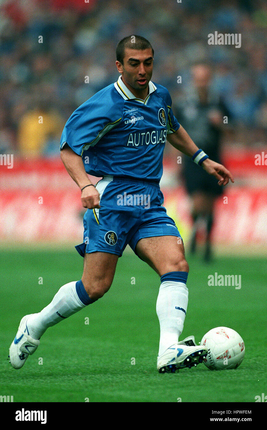 ROBERTO DI MATTEO CHELSEA FC 30 March 1998 Stock Photo - Alamy