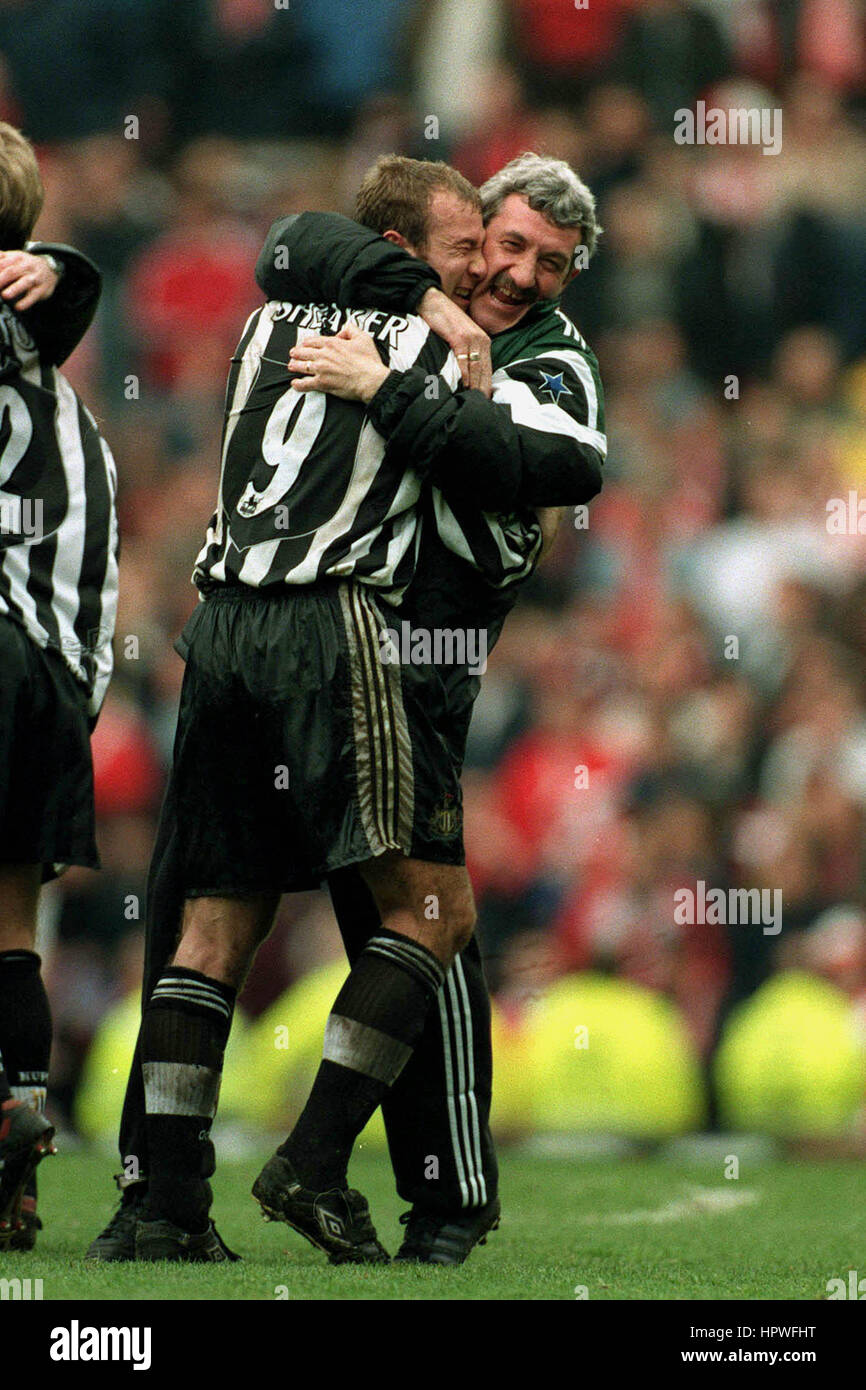 Alan shearer newcastle 1998 hi-res stock photography and images - Alamy