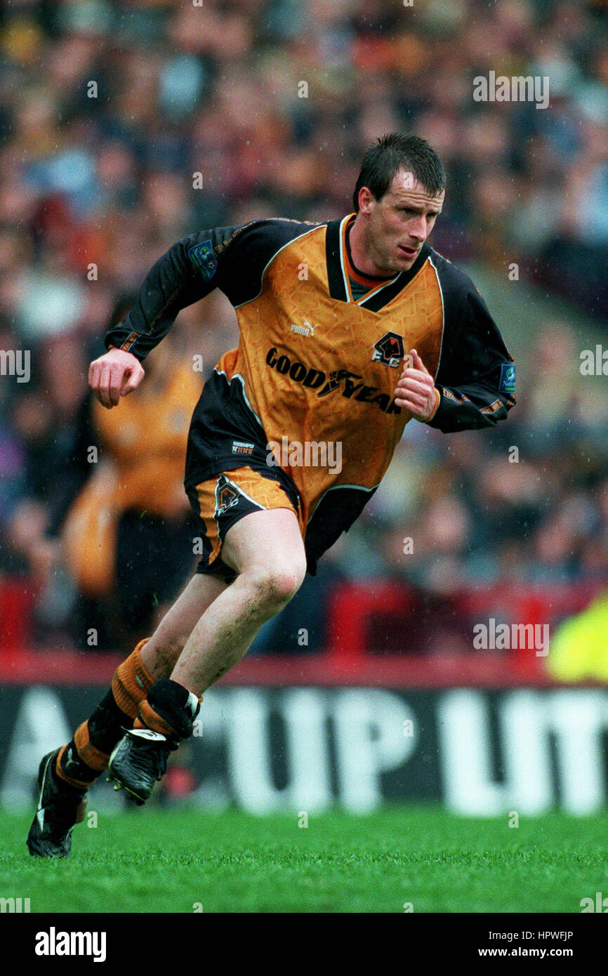 STEVE CLARIDGE WOLVERHAMPTON WANDERERS FC 08 April 1998 Stock Photo - Alamy