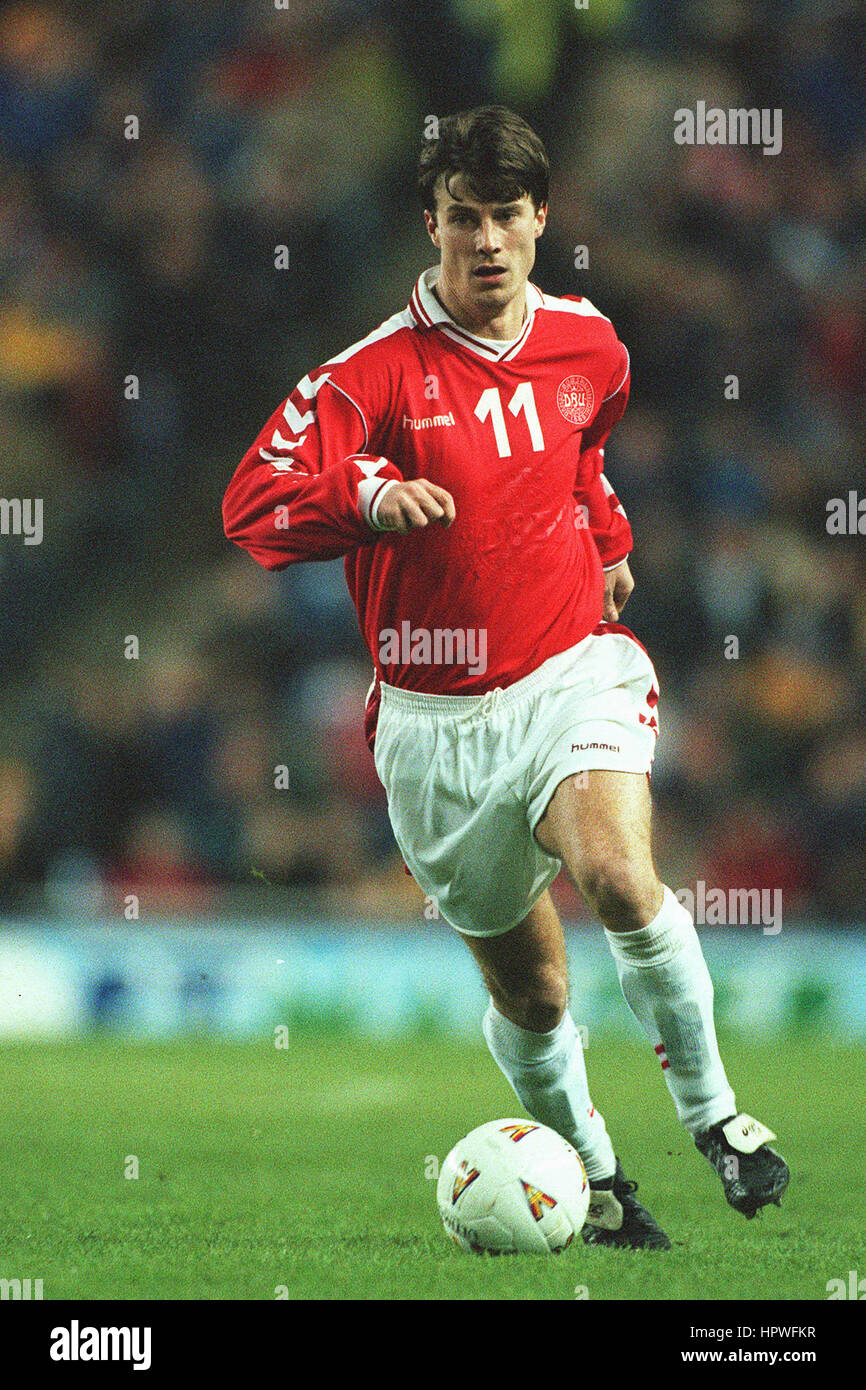BRIAN LAUDRUP DENMARK & GLASGOW RANGERS FC 09 April 1998 Stock Photo ...