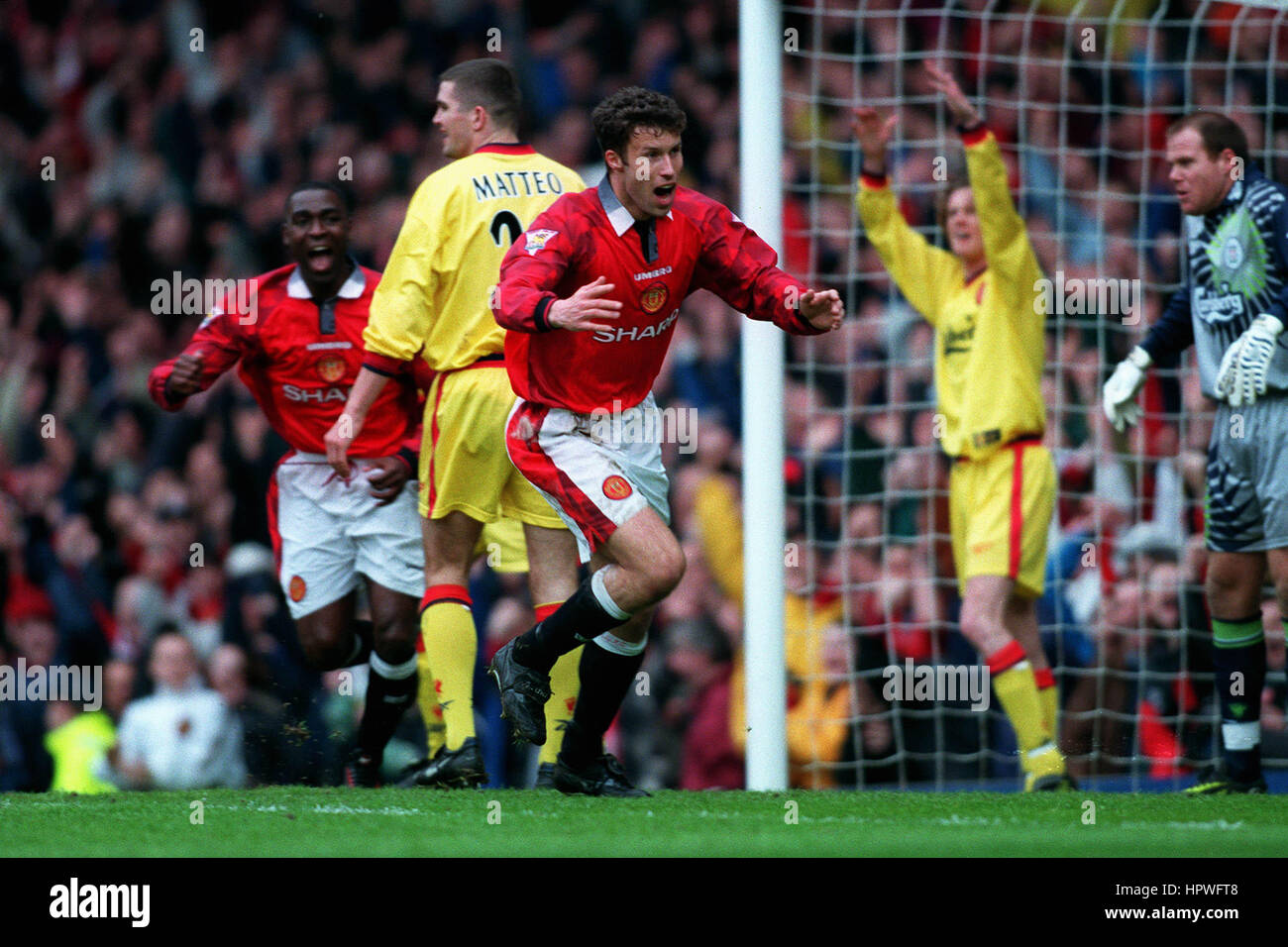 RONNIE JOHNSEN MANCHESTER UNITED FC 16 April 1998 Stock Photo - Alamy
