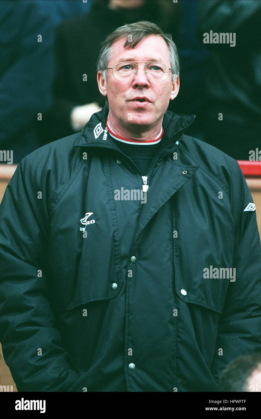 ALEX FERGUSON MANCHESTER UNITED FC MANAGER 16 April 1998 Stock Photo ...