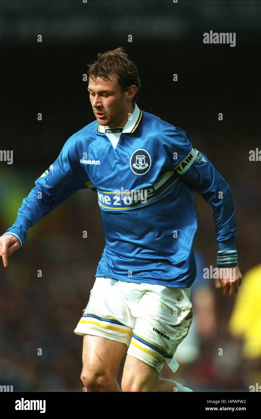 DUNCAN FERGUSON EVERTON FC 17 April 1998 Stock Photo - Alamy