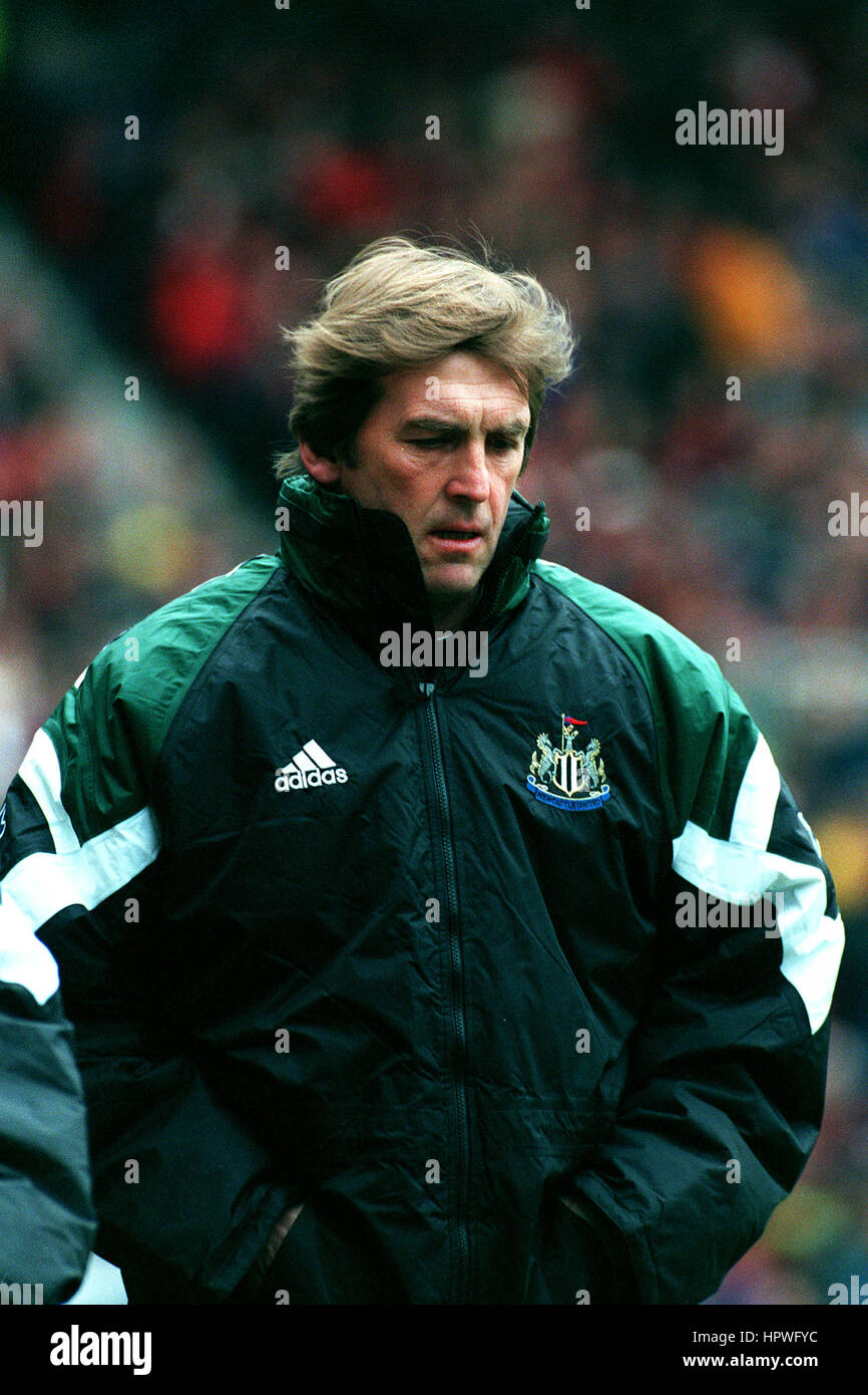 Kenny dalglish newcastle united manager hi-res stock photography and ...