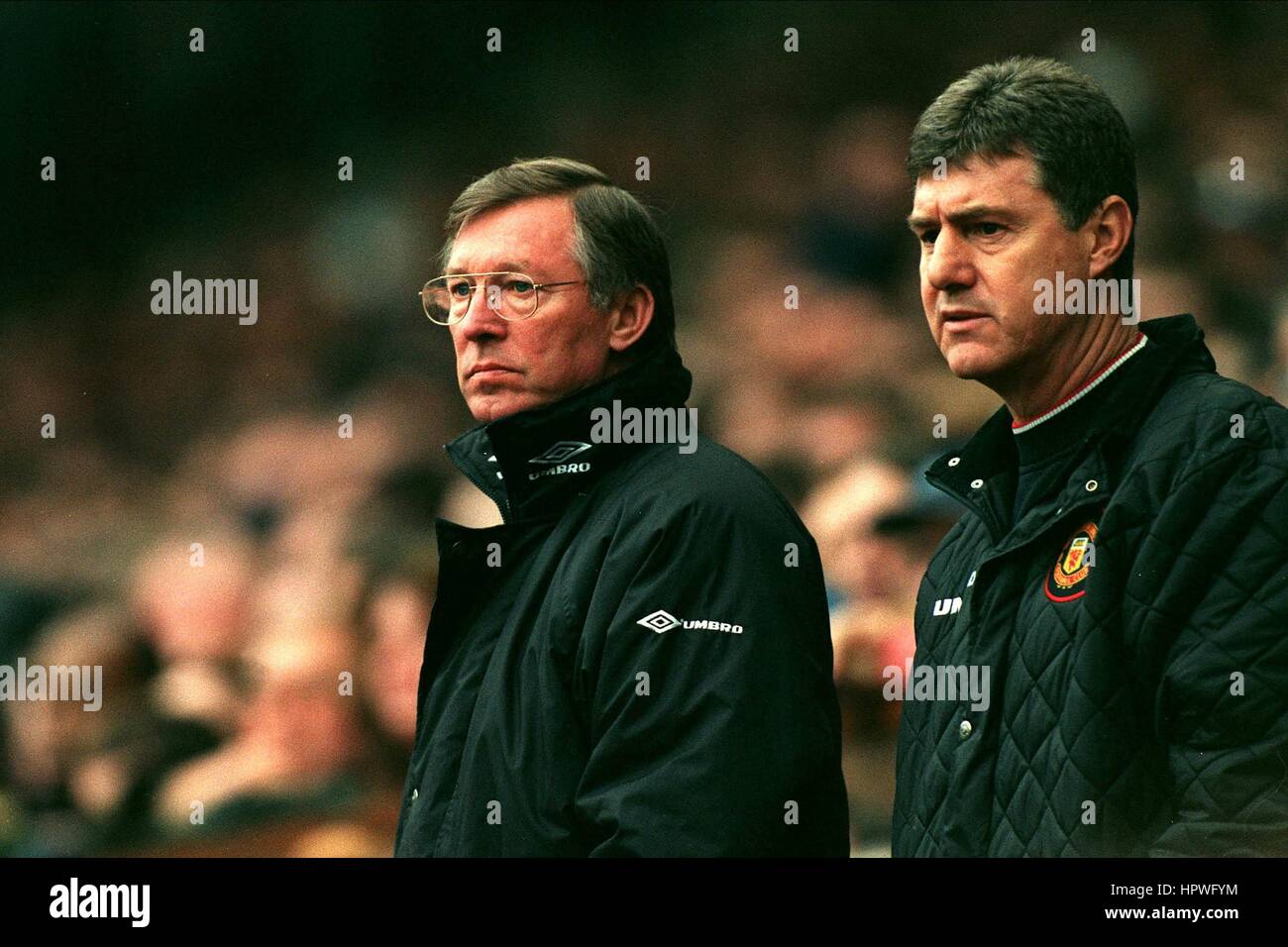 ALEX FERGUSON & BRIAN KIDD MANCHESTER UTD V NEWCASTLE UTD 18 April 1998 Stock Photo - Alamy