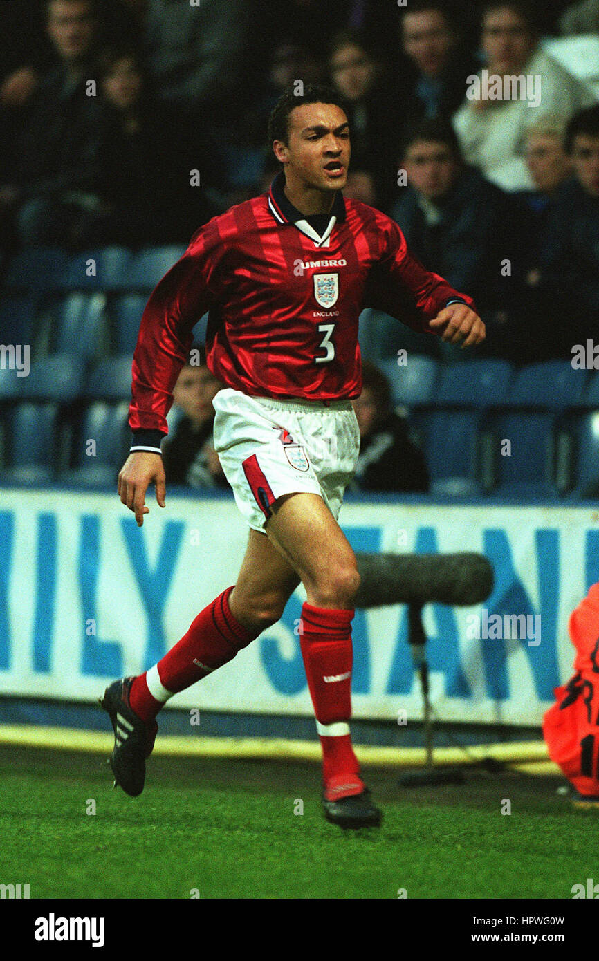 Carl serrant england oldham athletic hi-res stock photography and ...