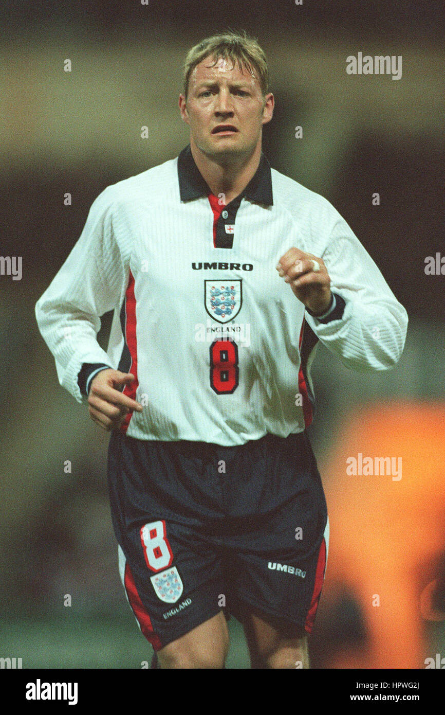 DAVID BATTY ENGLAND & NEWCASTLE UNITED FC 23 April 1998 Stock Photo - Alamy
