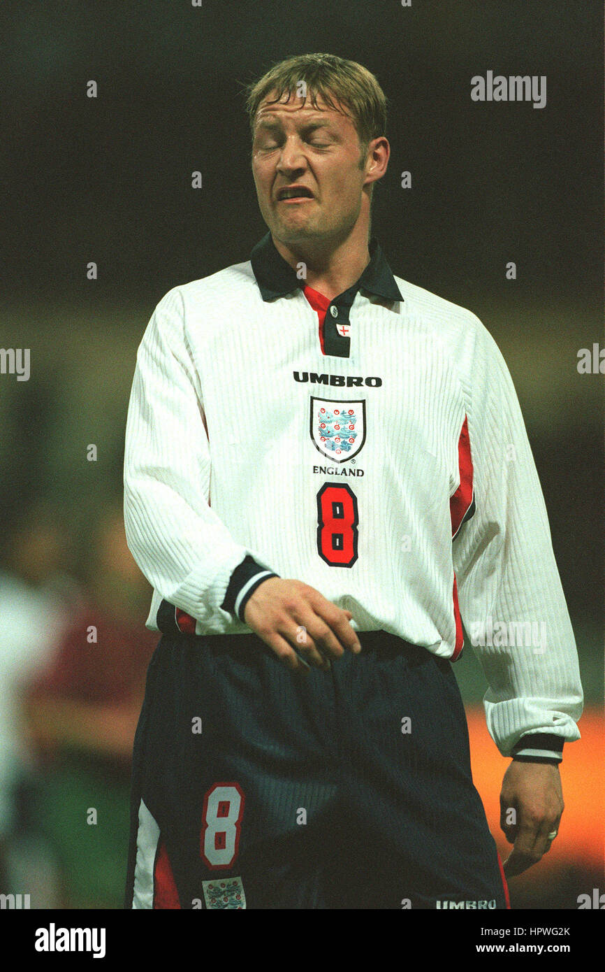 DAVID BATTY ENGLAND & NEWCASTLE UNITED FC 23 April 1998 Stock Photo - Alamy