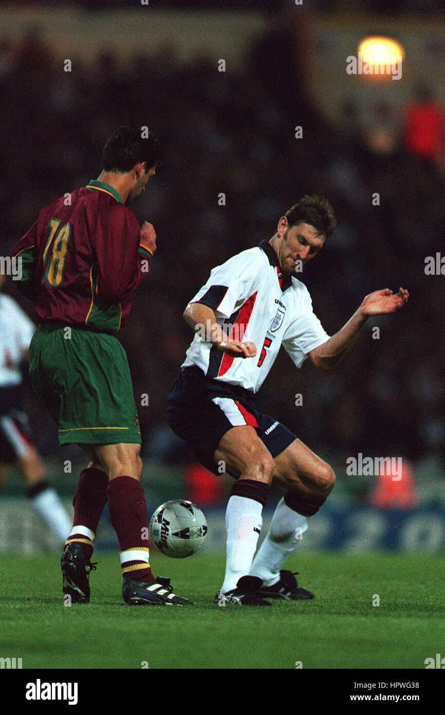 Tony adams england hi-res stock photography and images - Alamy
