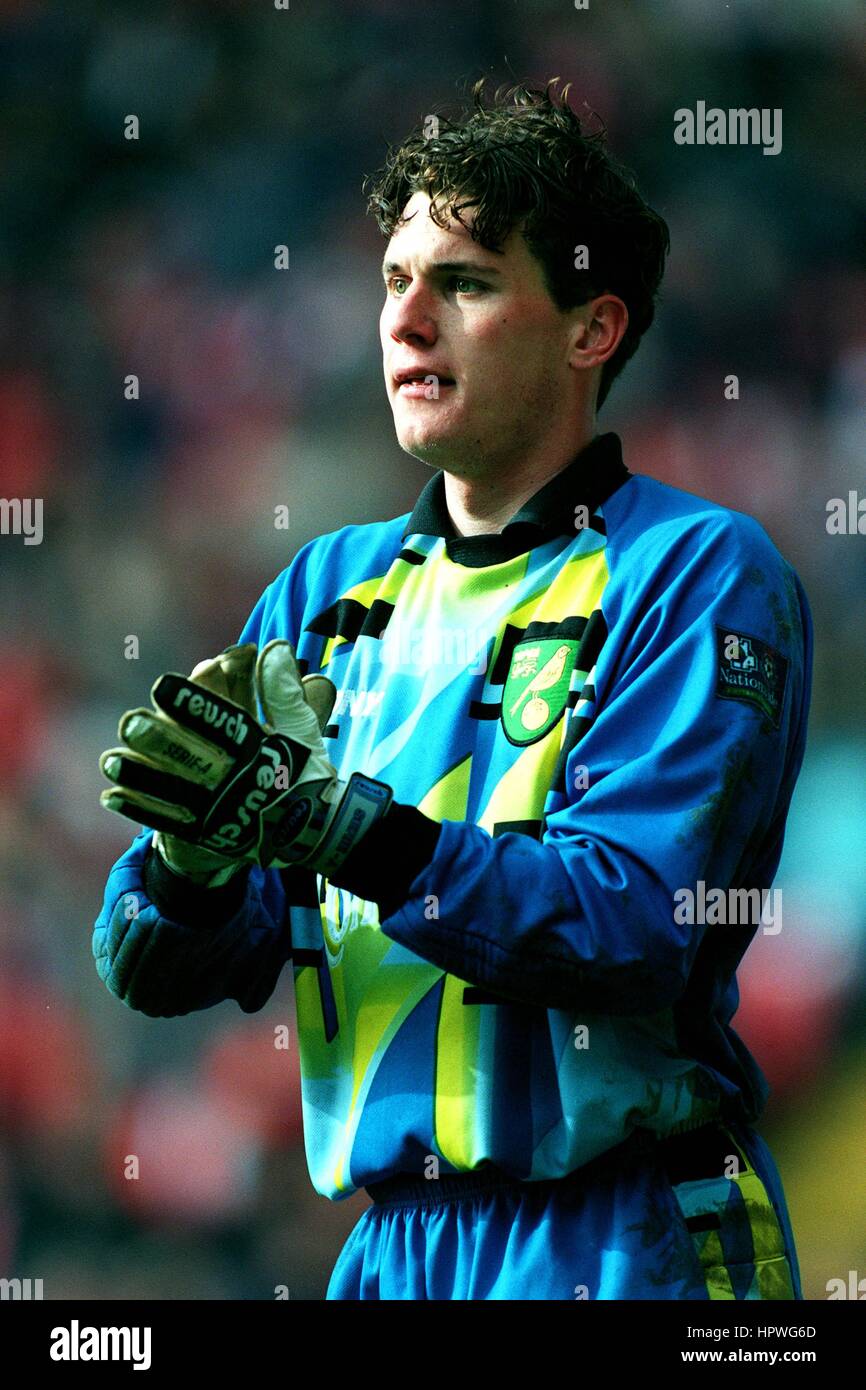 ANDY MARSHALL NORWICH CITY FC 09 December 1998 Stock Photo - Alamy
