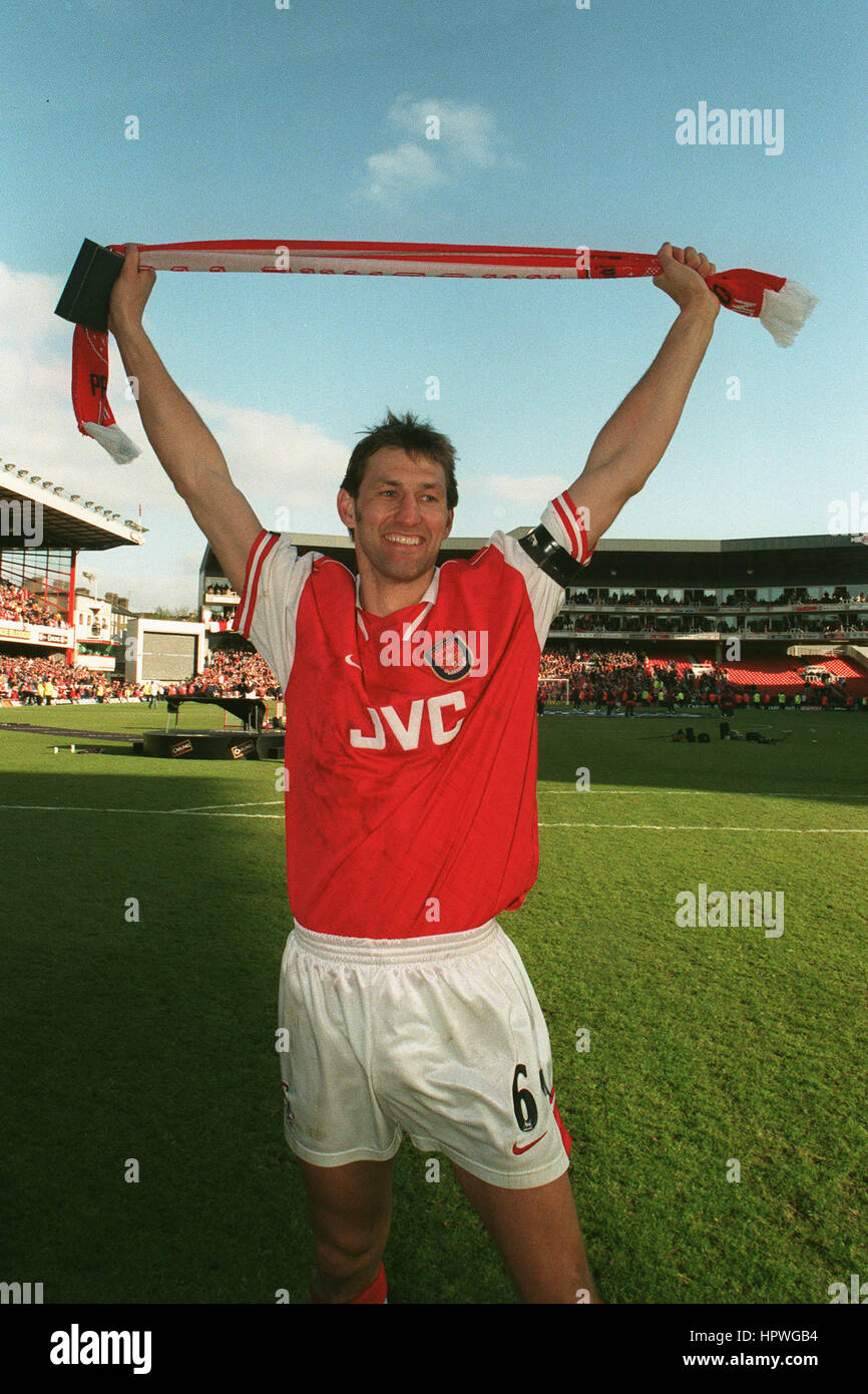 TONY ADAMS CELEBRATES TITLE ARSENAL PREMIERSHIP CHAMPIONS 08 May 1998 ...