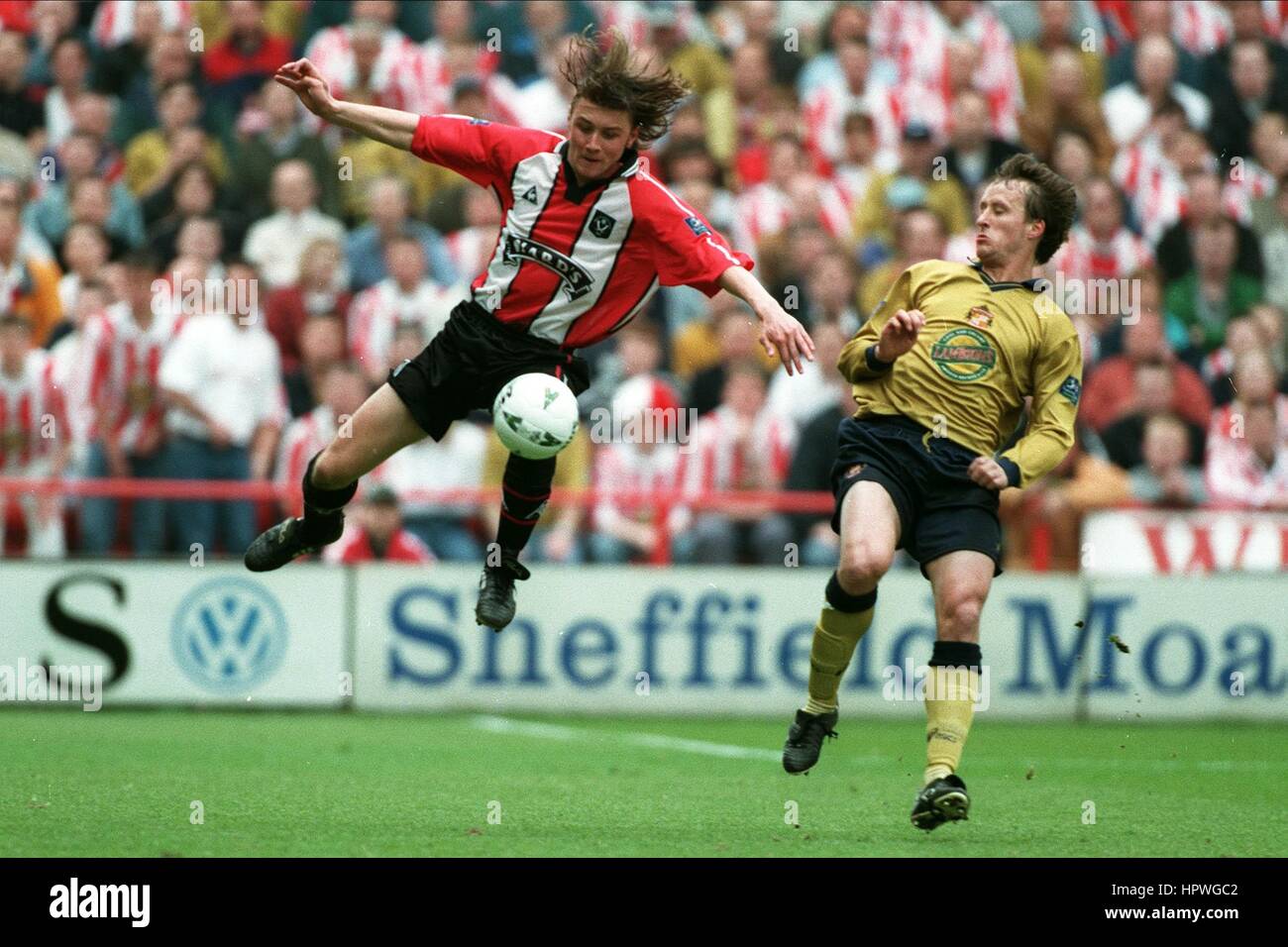 WAYNE QUINN & NICKY SUMMERBEE SHEFFIELD UNITED V SUNDERLAND 10 May 1998 ...