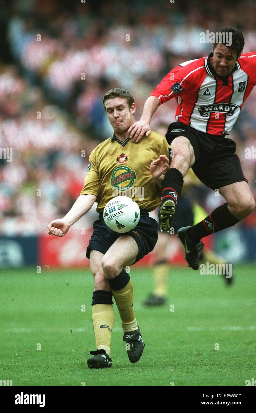 CHRIS MAKIN & DEAN SAUNDERS SHEFFIELD UNITED V SUNDERLAND 10 May 1998 ...