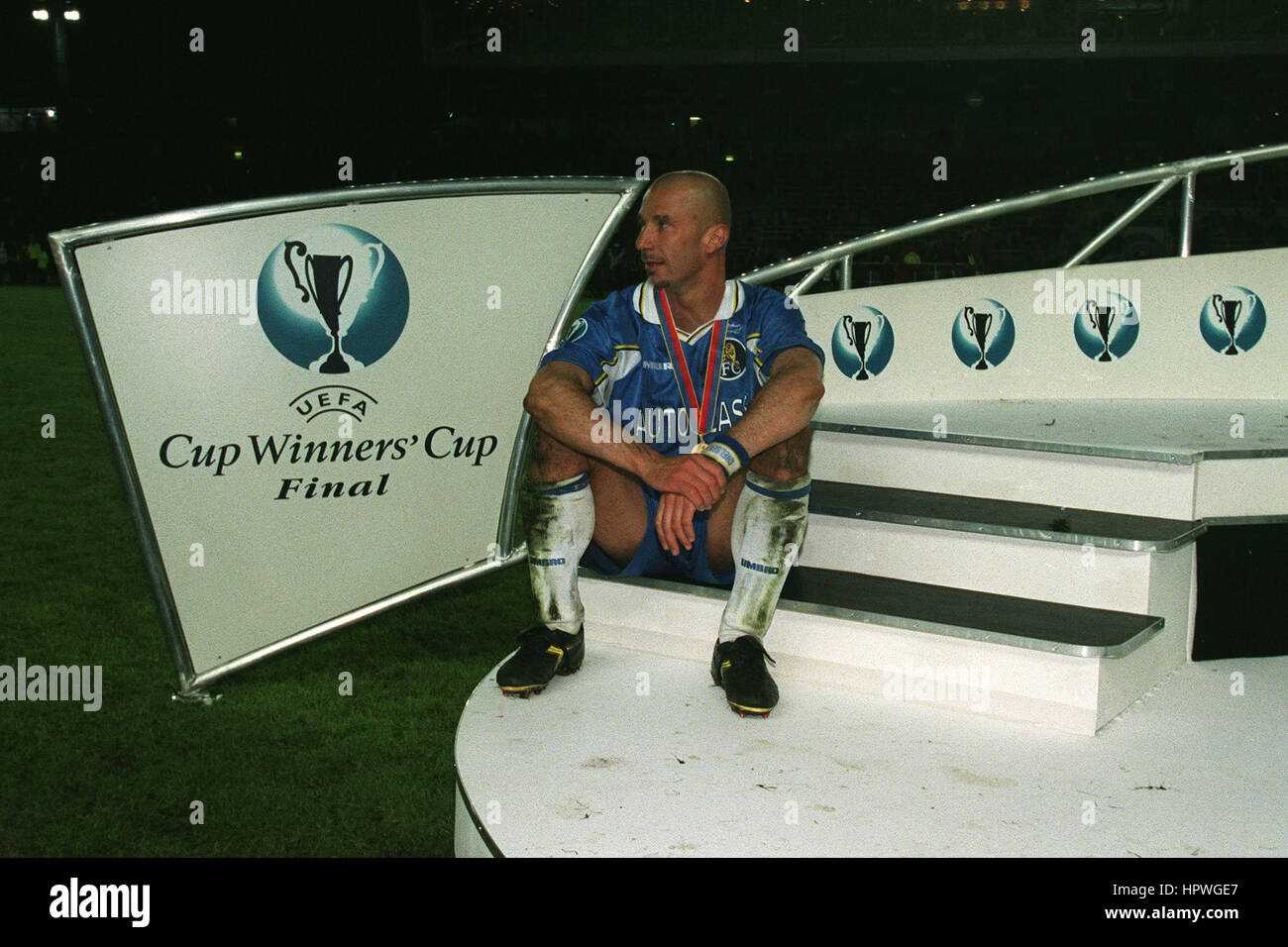 Gianluca vialli chelsea hi-res stock photography and images - Alamy