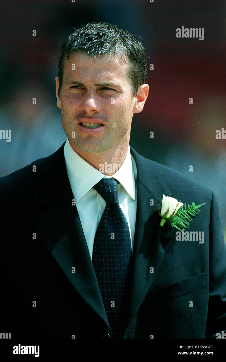 ROBERT LEE NEWCASTLE UNITED FC 18 May 1998 Stock Photo - Alamy