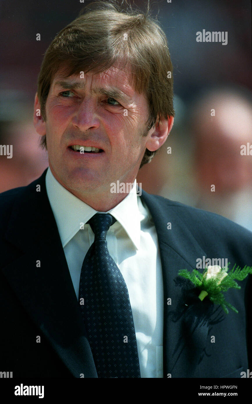 KENNY DALGLISH NEWCASTLE UNITED MANAGER 18 May 1998 Stock Photo - Alamy