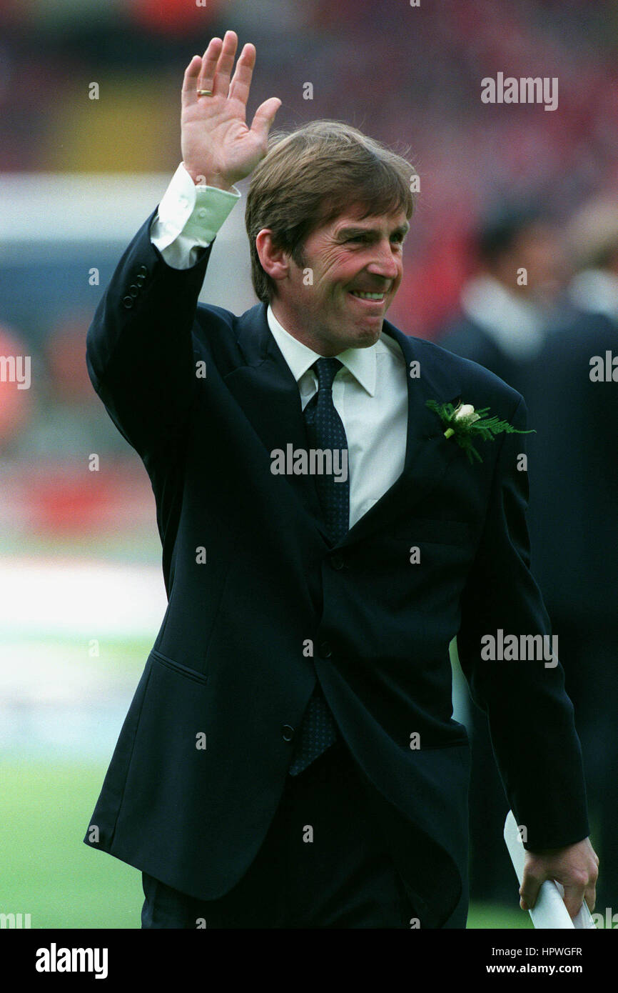 Kenny dalglish portrait hi-res stock photography and images - Alamy