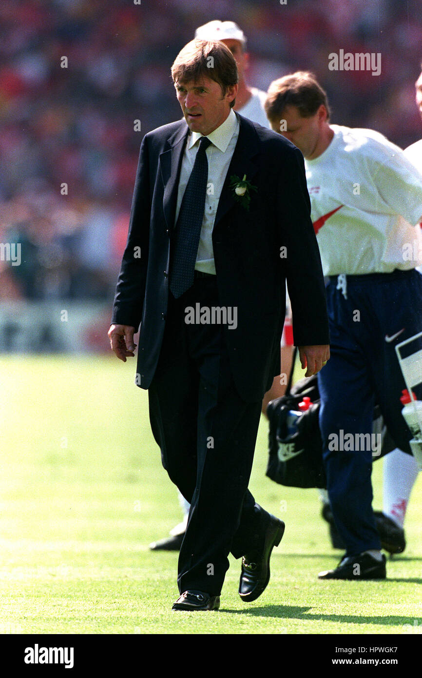 Kenny dalglish newcastle united manager hi-res stock photography and ...