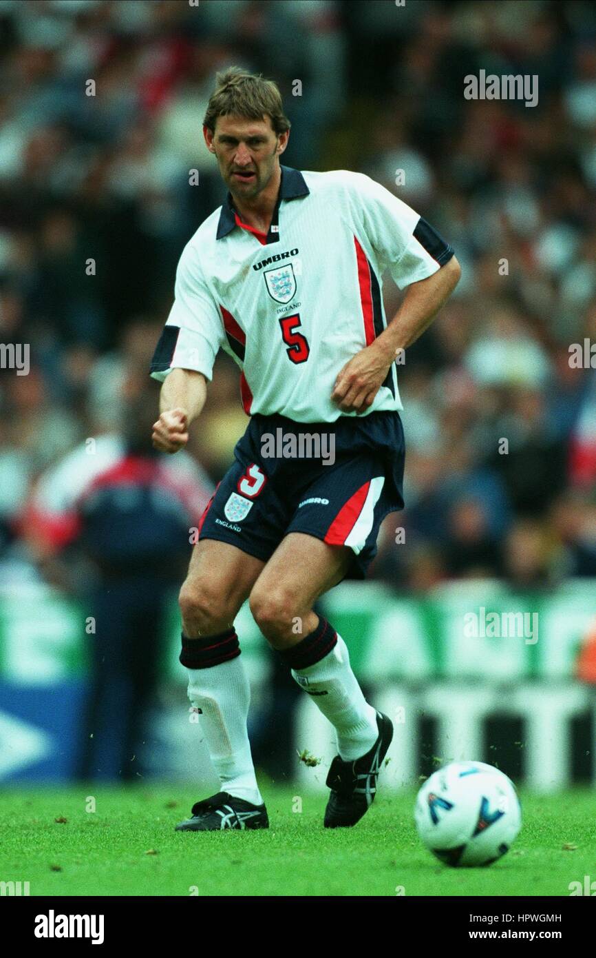 Tony adams england hi-res stock photography and images - Alamy