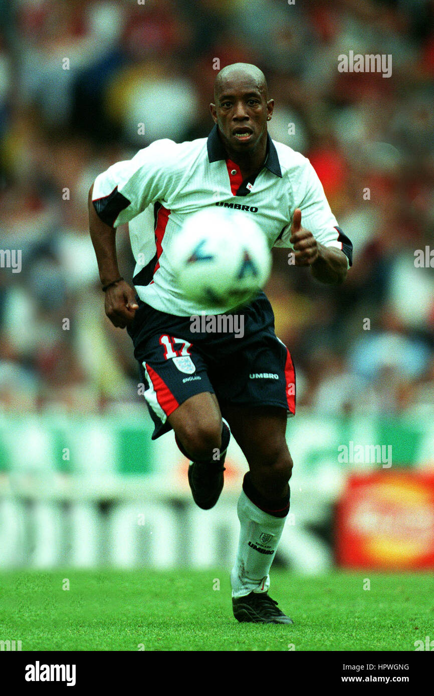 Ian wright 1998 arsenal hi-res stock photography and images - Alamy