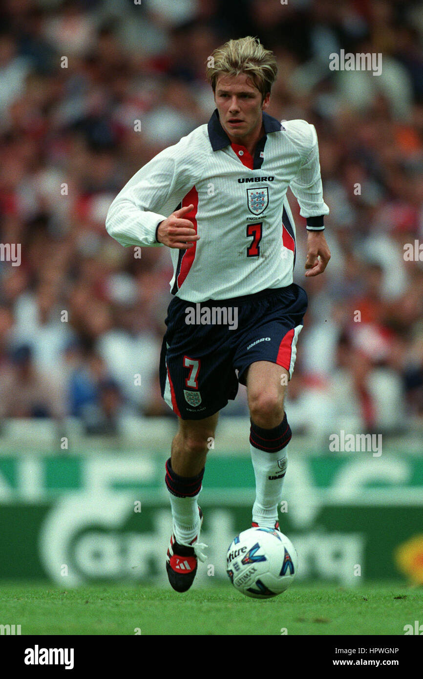 DAVID BECKHAM ENGLAND & MANCHESTER UNITED FC 03 October 1998 Stock ...