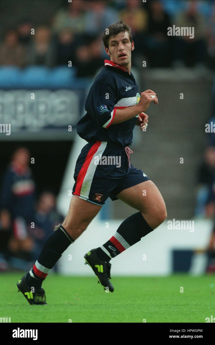 PAUL BUTLER SUNDERLAND FC 20 July 1998 Stock Photo - Alamy
