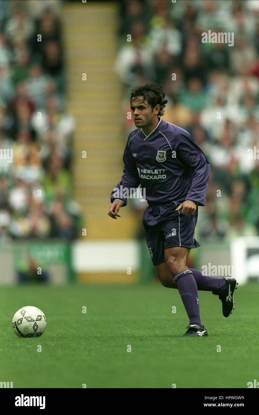 STEPHEN CARR TOTTENHAM HOTSPUR FC 26 July 1998 Stock Photo - Alamy