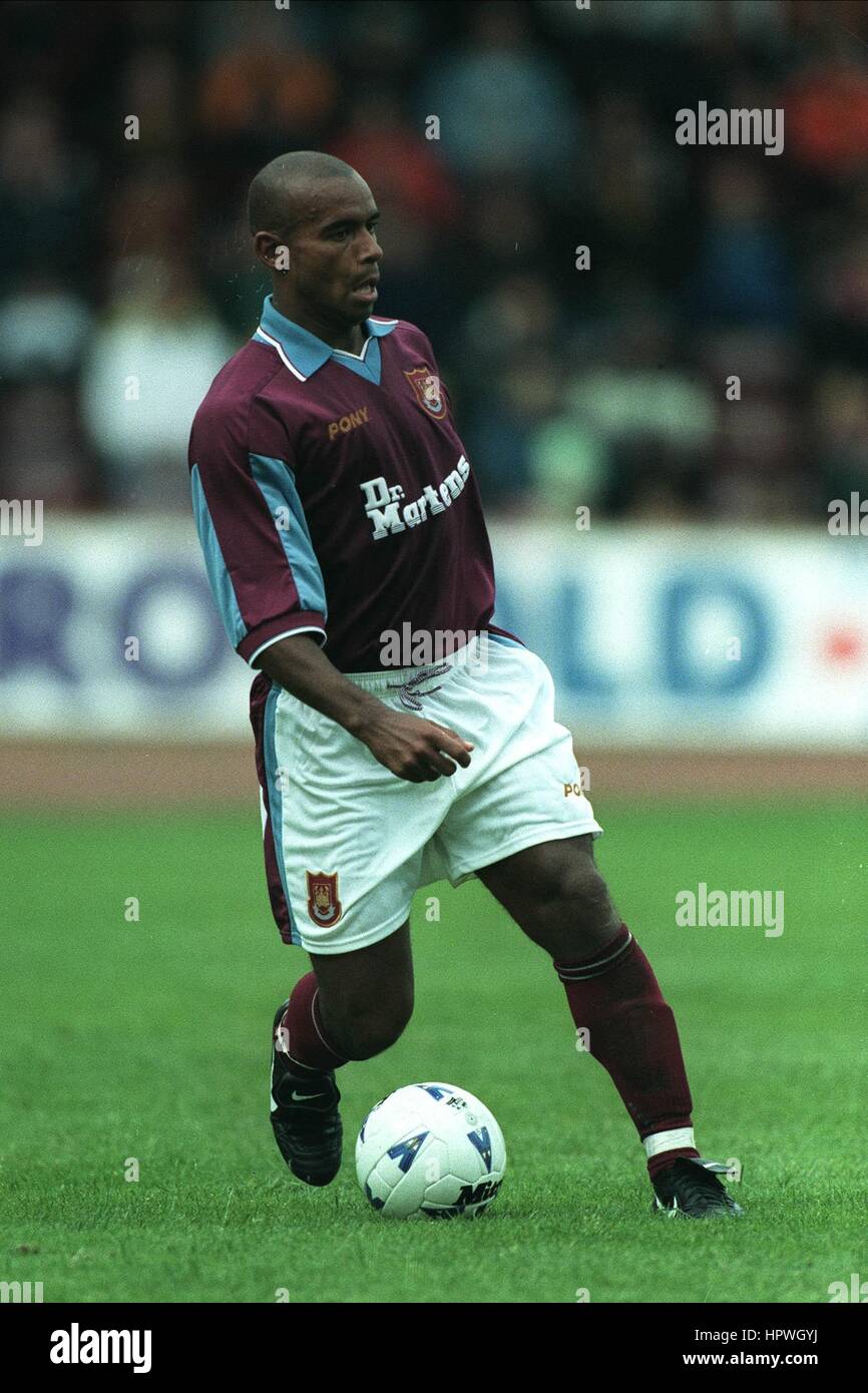 Trevor sinclair england west ham hi-res stock photography and images ...