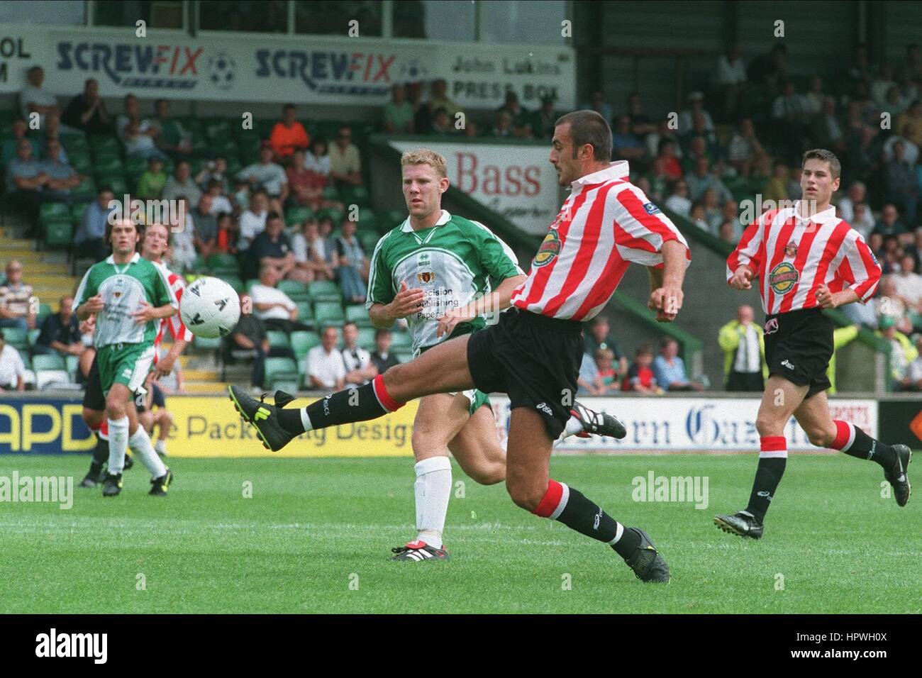 DANIELE DICHIO SCORES GOAL YEOVIL V SUNDERLAND 26 July 1998 Stock Photo ...