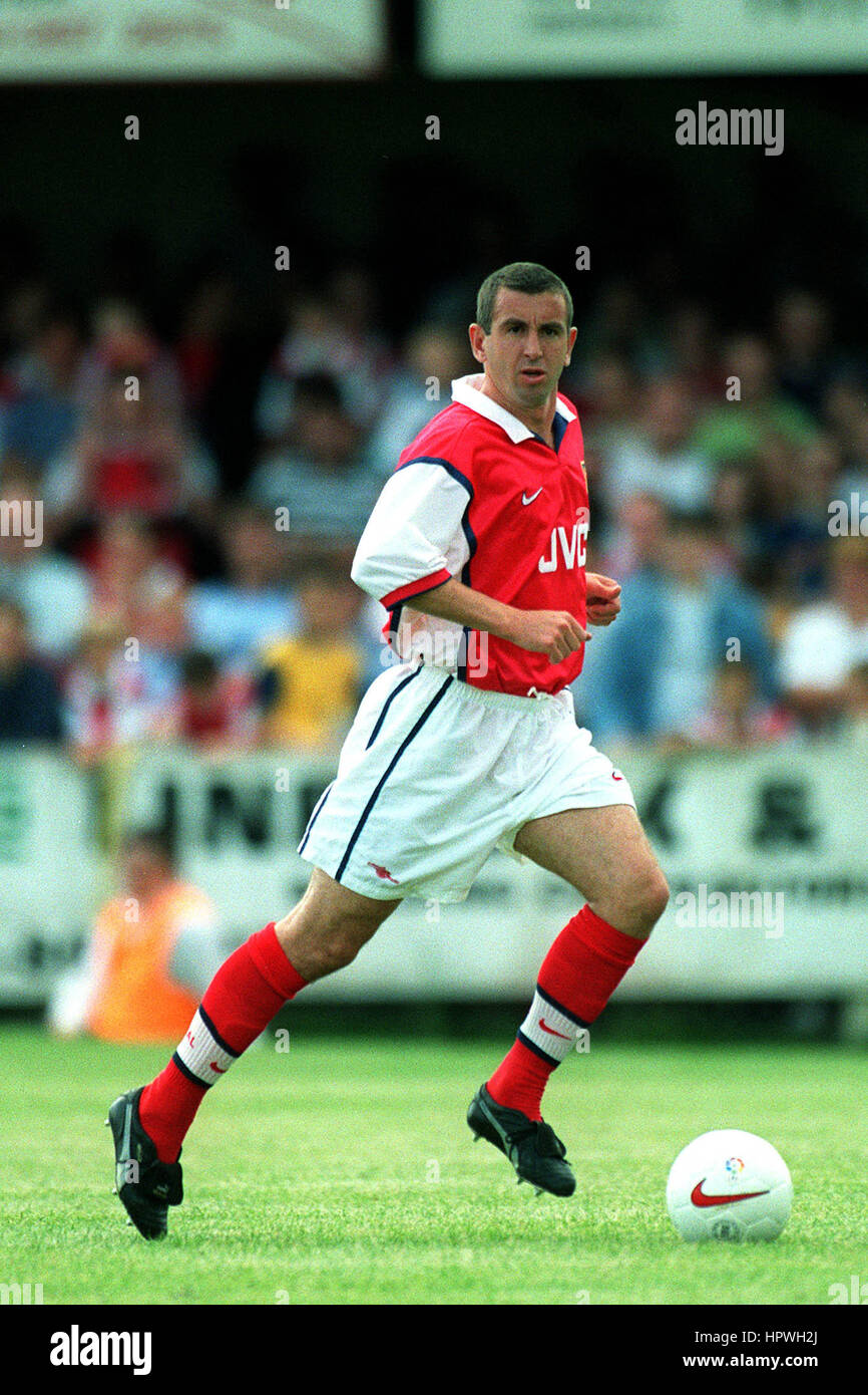 NIGEL WINTERBURN ARSENAL FC 27 July 1998 Stock Photo - Alamy