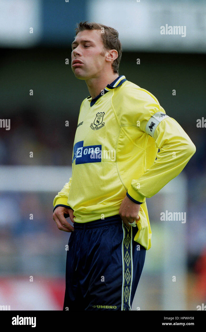 DUNCAN FERGUSON EVERTON FC 18 July 1998 Stock Photo - Alamy