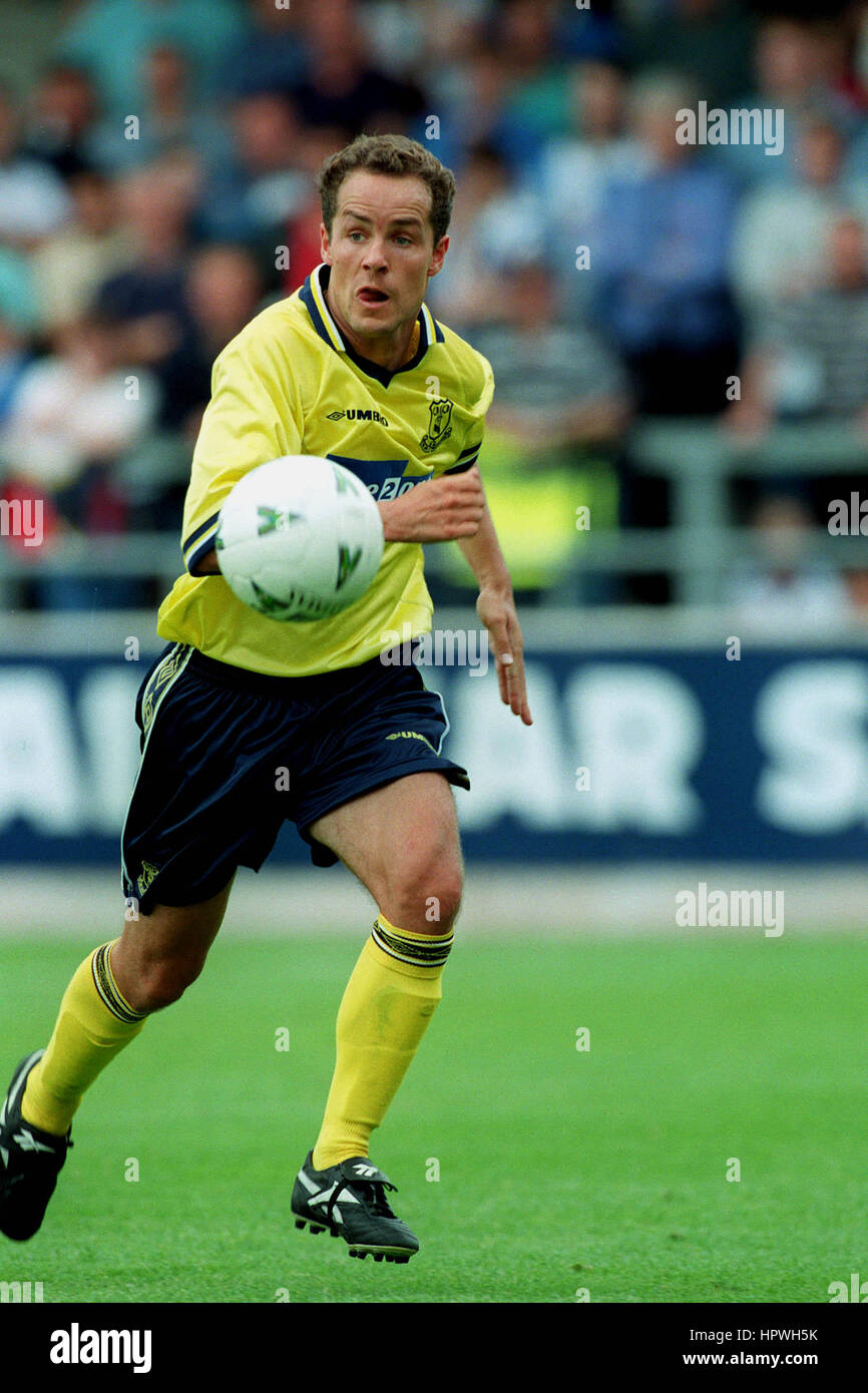 ALEC CLELLAND EVERTON FC 18 July 1998 Stock Photo - Alamy
