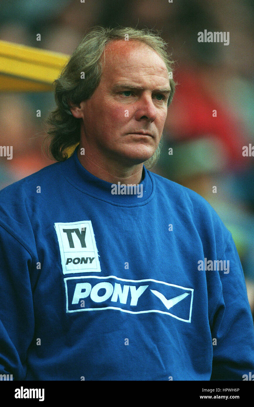 TERRY YORATH HUDDERSFIELD TOWN COACH 01 August 1998 Stock Photo - Alamy